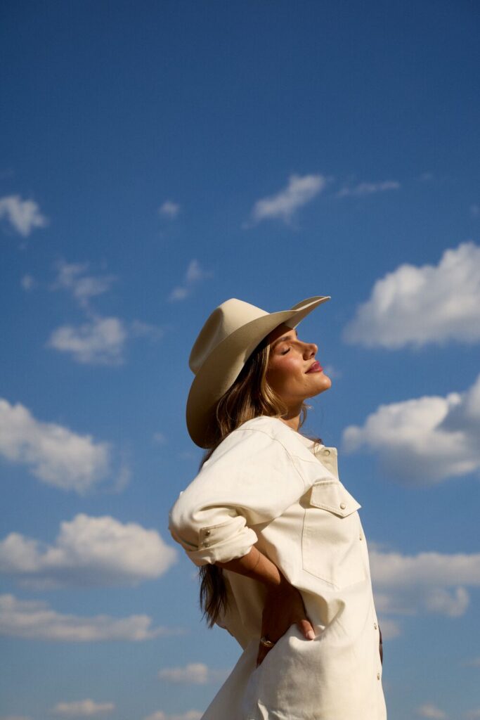 What to Wear to a Country Music Festival: Easy Style Guide